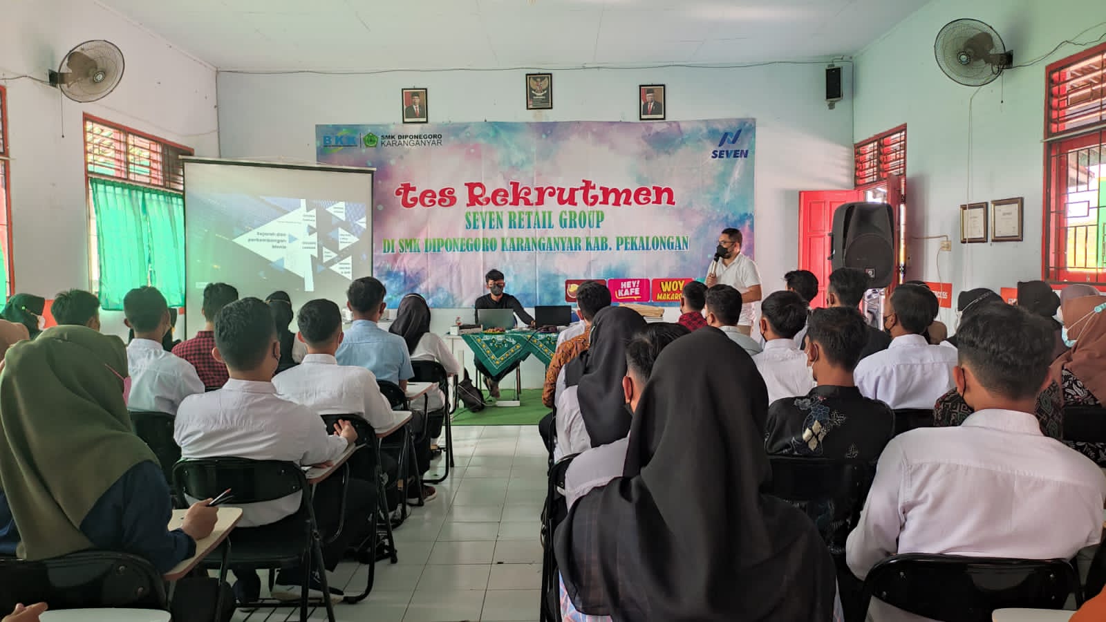 Kegiatan Rekrutment PT SNI SEVEN RETAIL di SMK Diponegoro Karanganyar ...
